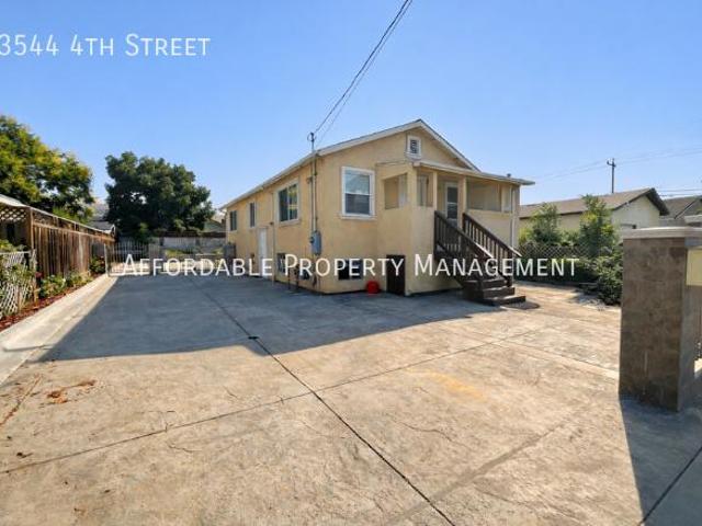 2 Br, 2 bath, Single Family 33544 4th Street