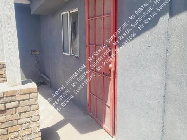 2 Br, 2 bath, Single Family 4412 N 67th Ave