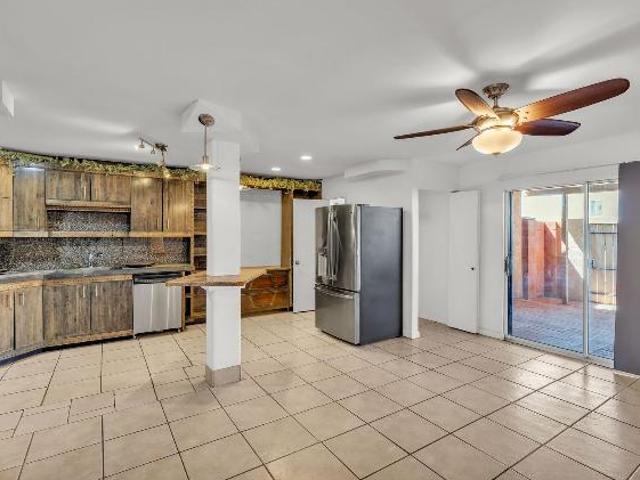 2 Br, 2 bath, Single Family 4439 E Wood St