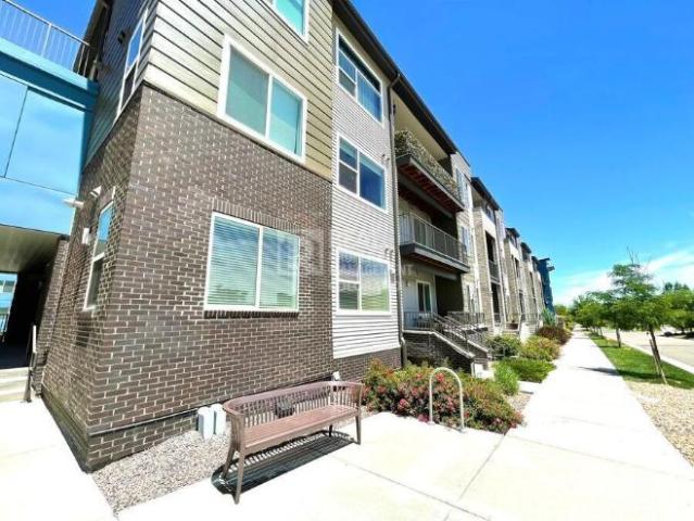 2 Br, 2 bath, Single Family 460 E Fremont Pl