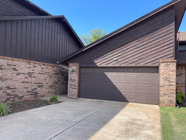 2 Br, 2 bath, Single Family 4707 Hemlock
