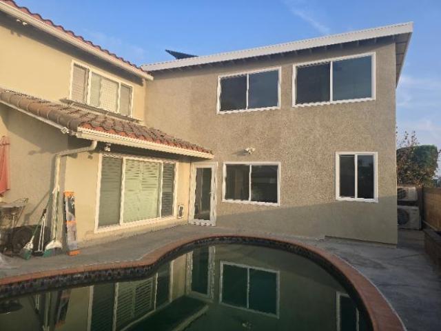 2 Br, 2 bath, Single Family 4752 Amberwood Ave