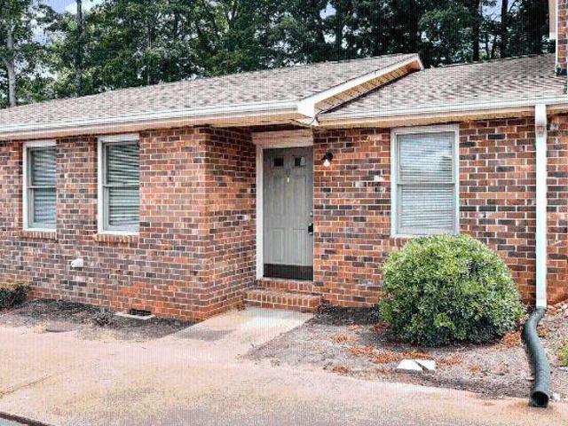 2 Br, 2 bath, Single Family 400 Trailblazer Dr