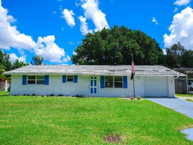 2 Br, 2 bath, Single Family 408 Pinewood Ave
