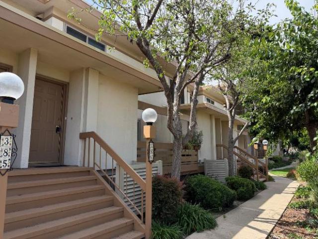 2 Br, 2 bath, Single Family 4098 Valeta Street