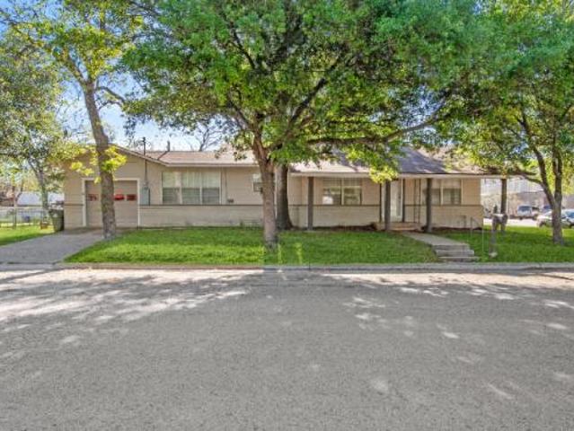 2 Br, 2 bath, Single Family 410 N Grimes