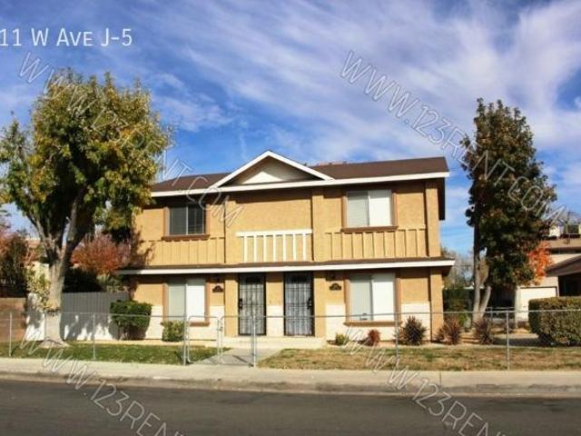 2 Br, 2 bath, Single Family 411 W Ave J 5