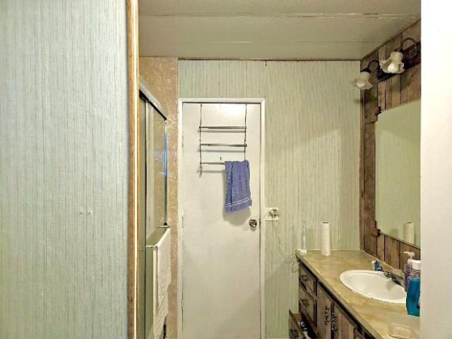 2 Br, 2 bath, Single Family 4271 N First St