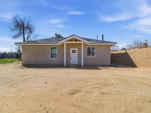 2 Br, 2 bath, Single Family 43022 6th St E