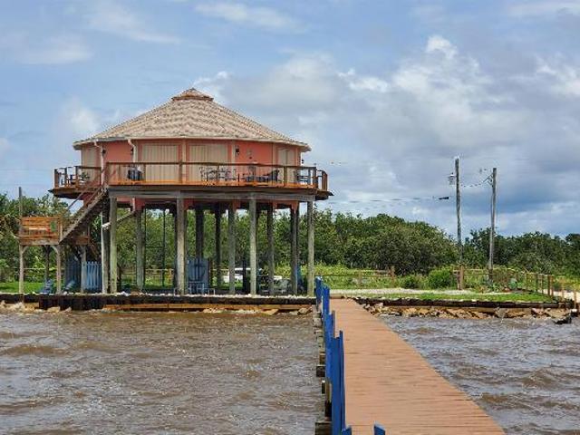 2 Br, 2 bath, Single Family 4304 Beach Blvd