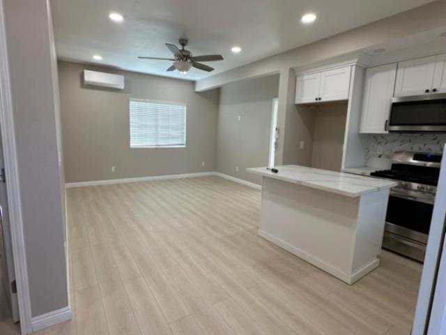 2 Br, 2 bath, Single Family 543 W G St