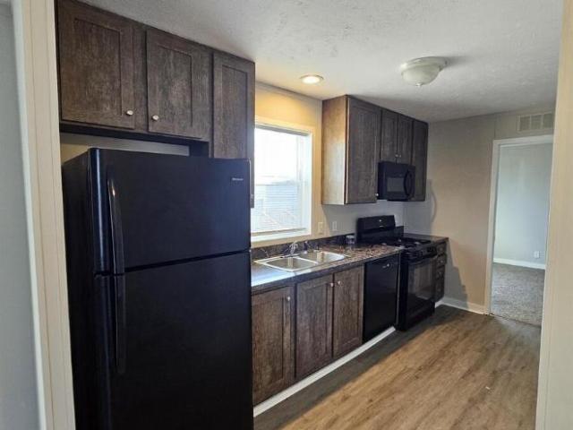 2 Br, 2 bath, Single Family 5603 Kelso