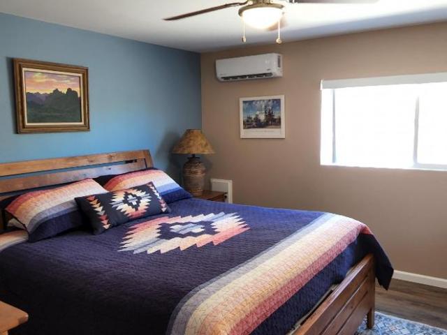 2 Br, 2 bath, Single Family 5725 South Marshall Place
