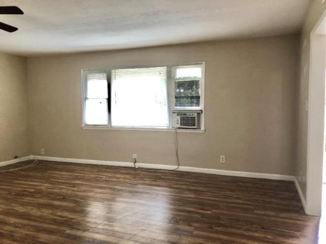 2 Br, 2 bath, Single Family 5818 Pickering Avenue