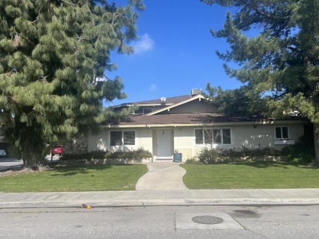 2 Br, 2 bath, Single Family 5908 Stockdale Highway