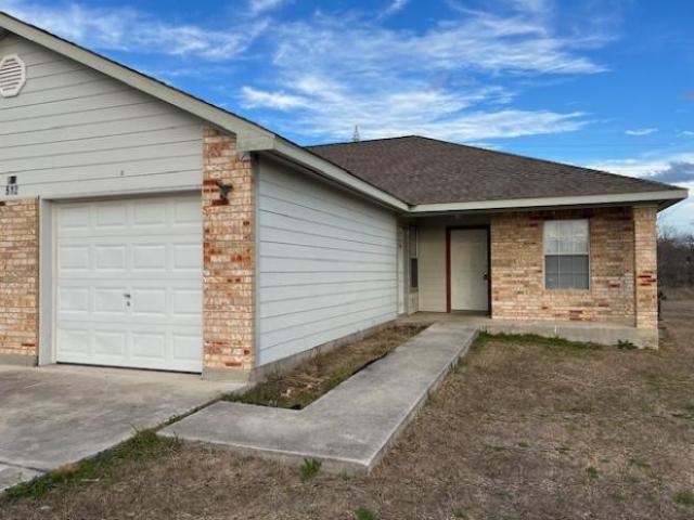2 Br, 2 bath, Single Family 512b Crest Circle
