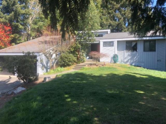 2 Br, 2 bath, Single Family 5232 Enetai Ave NE