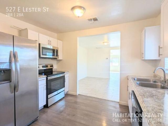 2 Br, 2 bath, Single Family 527 E Lester St