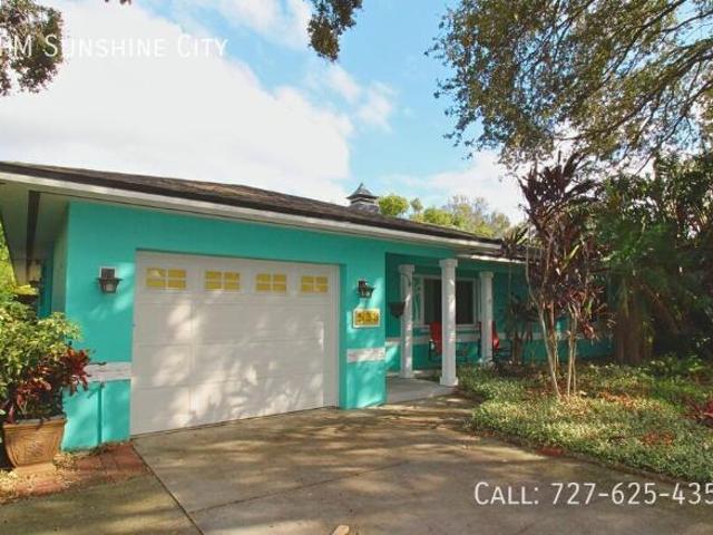 2 Br, 2 bath, Single Family 533 Chicago Ave