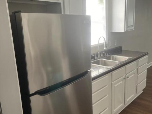 2 Br, 2 bath, Single Family 5321 Watering Pond Rd
