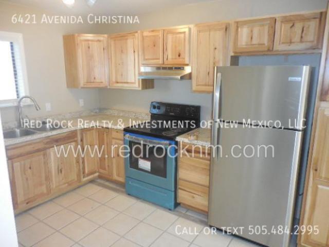 2 Br, 2 bath, Single Family 6421 Avenida Christina
