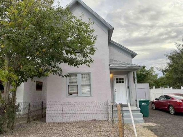 2 Br, 2 bath, Single Family 642 Bellevue Pl