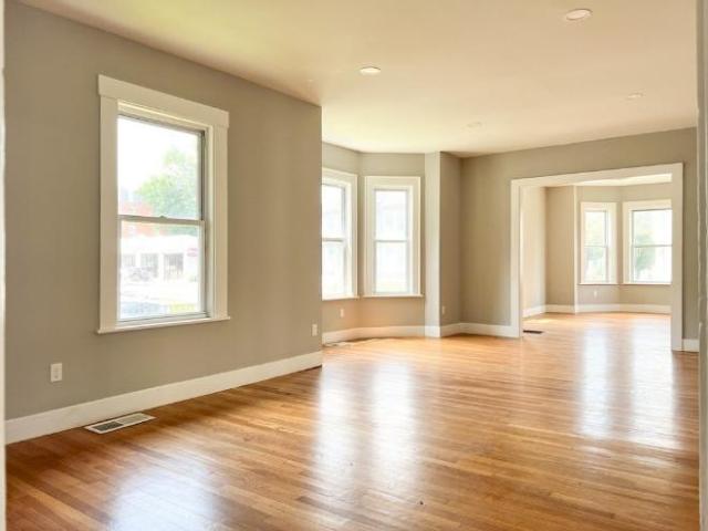 2 Br, 2 bath, Single Family 642 Moody Street
