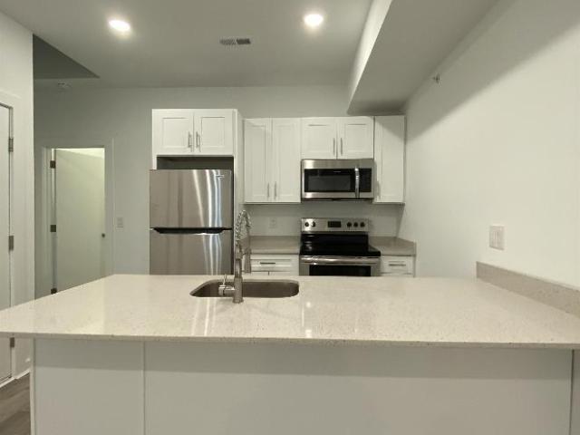 2 Br, 2 bath, Single Family 667 N 52nd St