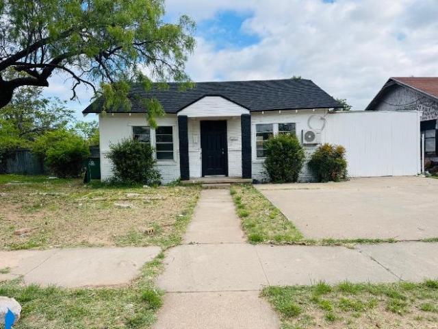 2 Br, 2 bath, Single Family 66 E Ave G