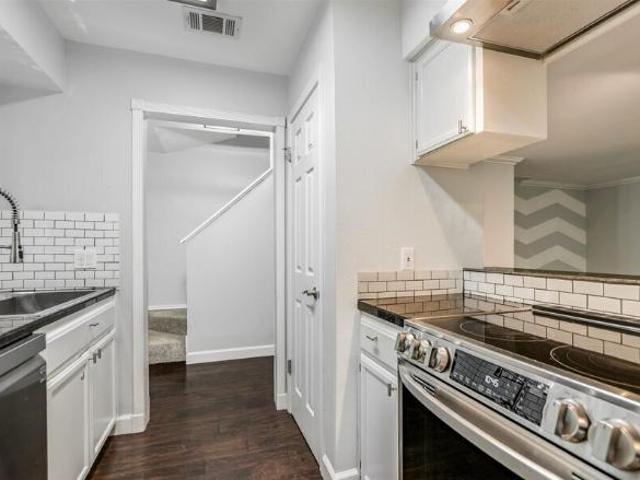2 Br, 2 bath, Single Family 6727 Old Quarry Ln
