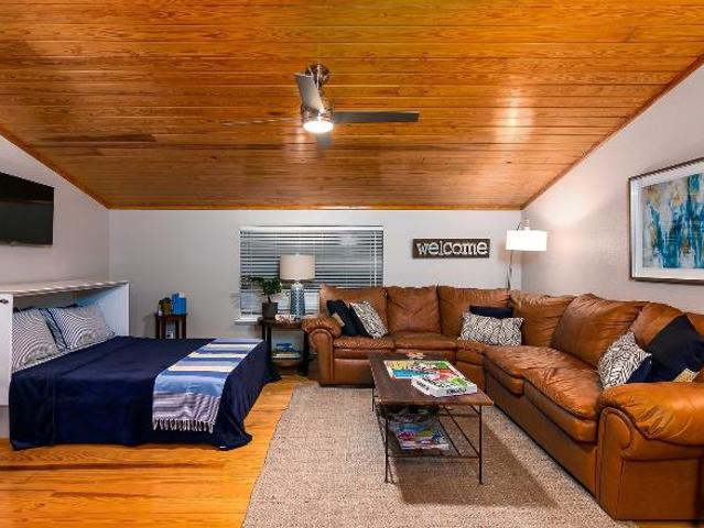 2 Br, 2 bath, Single Family 6804 River Road