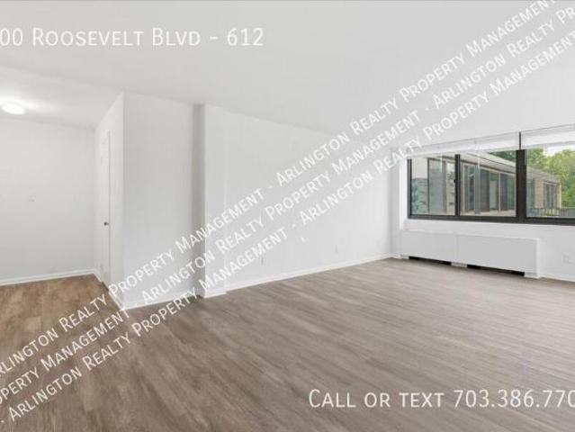 2 Br, 2 bath, Single Family 600 Roosevelt Blvd
