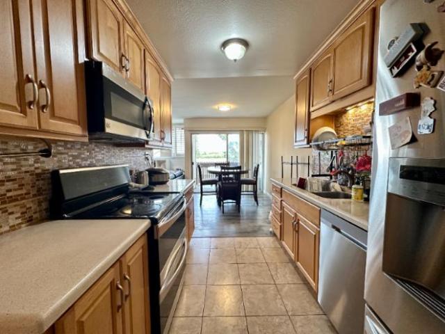 2 Br, 2 bath, Single Family 6051 Canterbury Drive