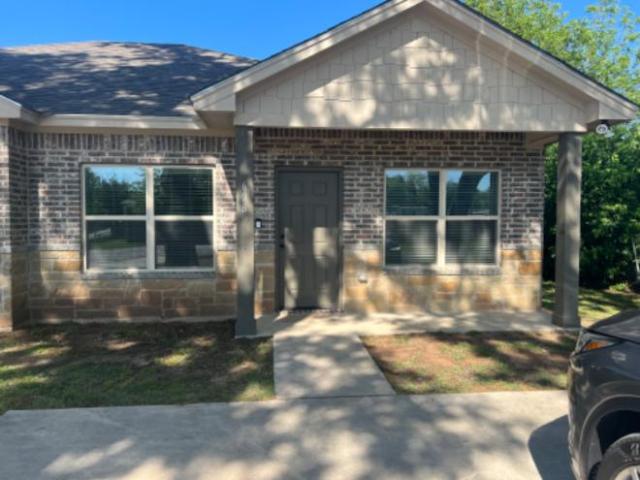 2 Br, 2 bath, Single Family 608 S Washington