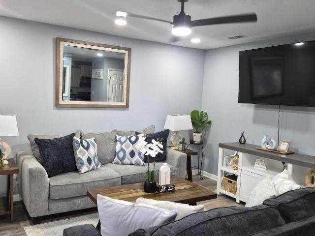 2 Br, 2 bath, Single Family 620 Mosswood Ln