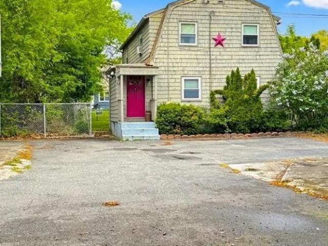 2 Br, 2 bath, Single Family 628 Robinson Street