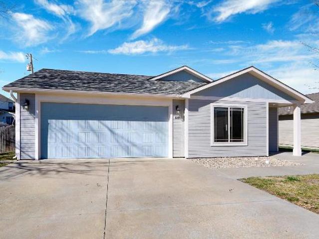 2 Br, 2 bath, Single Family 632 Northfield Rd