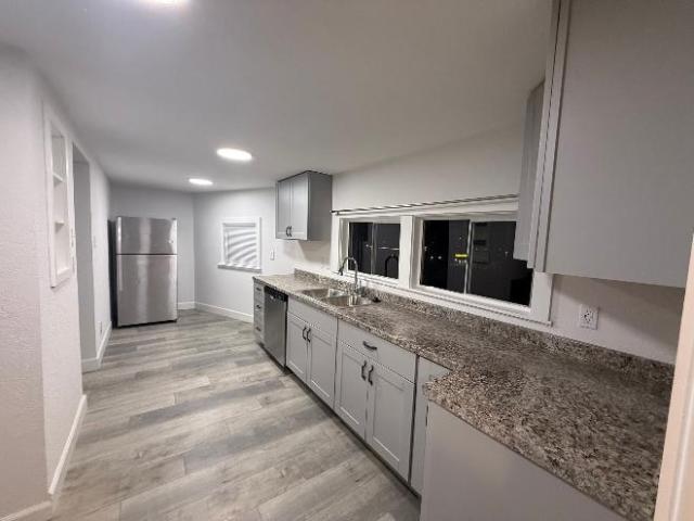 2 Br, 2 bath, Single Family 634 Pacific Ave