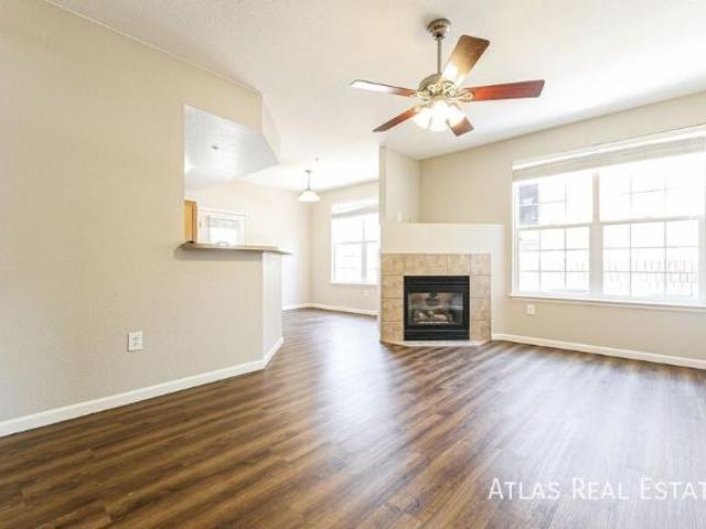 2 Br, 2 bath, Single Family 7440 S Blackhawk