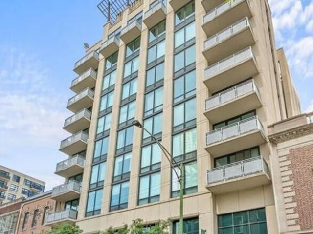 2 Br, 2 bath, Single Family 744 N Clark St