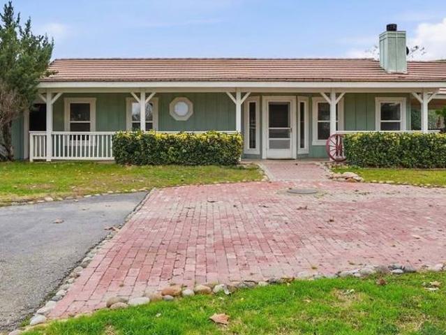 2 Br, 2 bath, Single Family 7501 Uplands Of The Kern