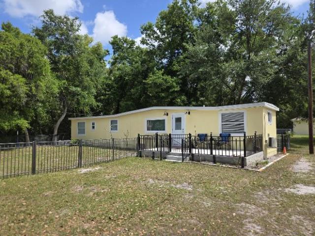 2 Br, 2 bath, Single Family 754 Elm St