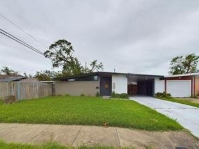 2 Br, 2 bath, Single Family 7609 Amelia Road