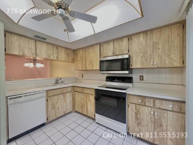 2 Br, 2 bath, Single Family 776 Fairwood Ln