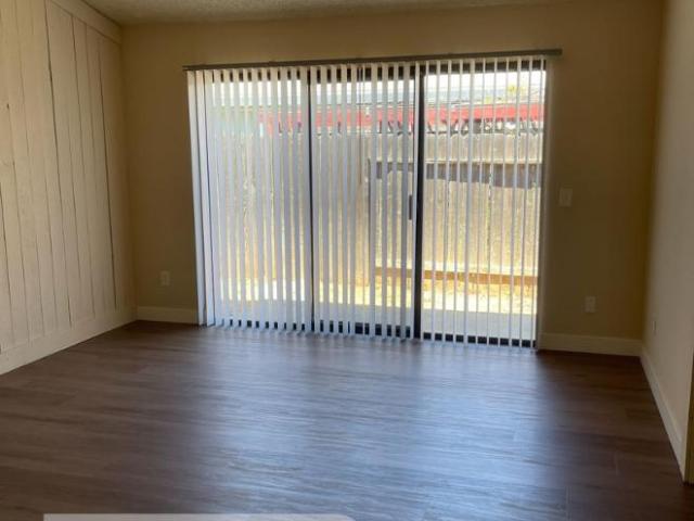 2 Br, 2 bath, Single Family 7827 Zenith Dr