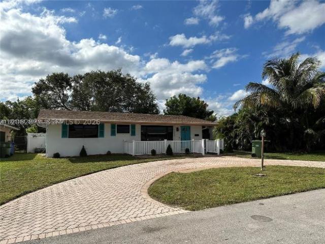 2 Br, 2 bath, Single Family 7880 NW 11th St