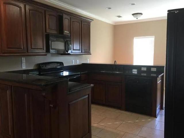 2 Br, 2 bath, Single Family 719 Walnut