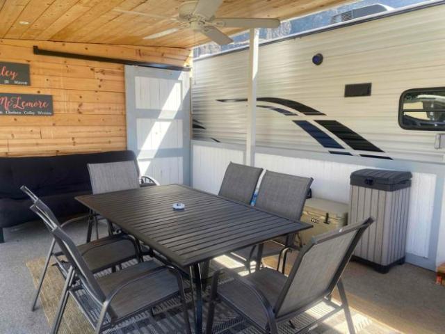 2 Br, 2 bath, Single Family 8818 Crescent Bar Rd NW