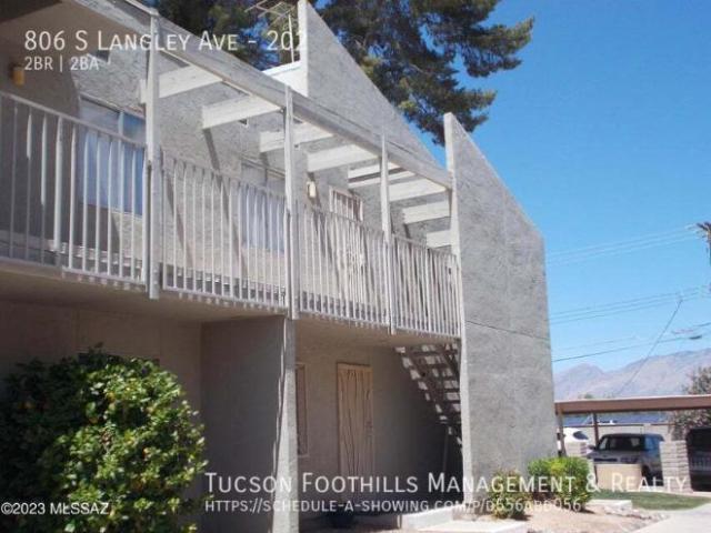 2 Br, 2 bath, Single Family 806 S Langley Ave