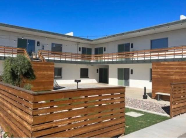 2 Br, 2 bath, Single Family 813 E Marlette Ave